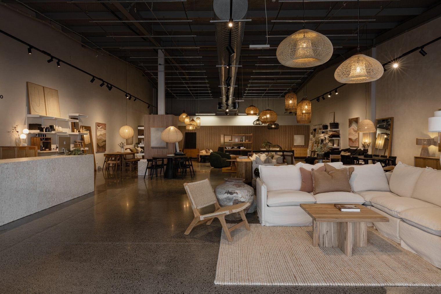 Feature Panel x Kayu Studio: Two Distinctive Fitouts, One Seamless Vis